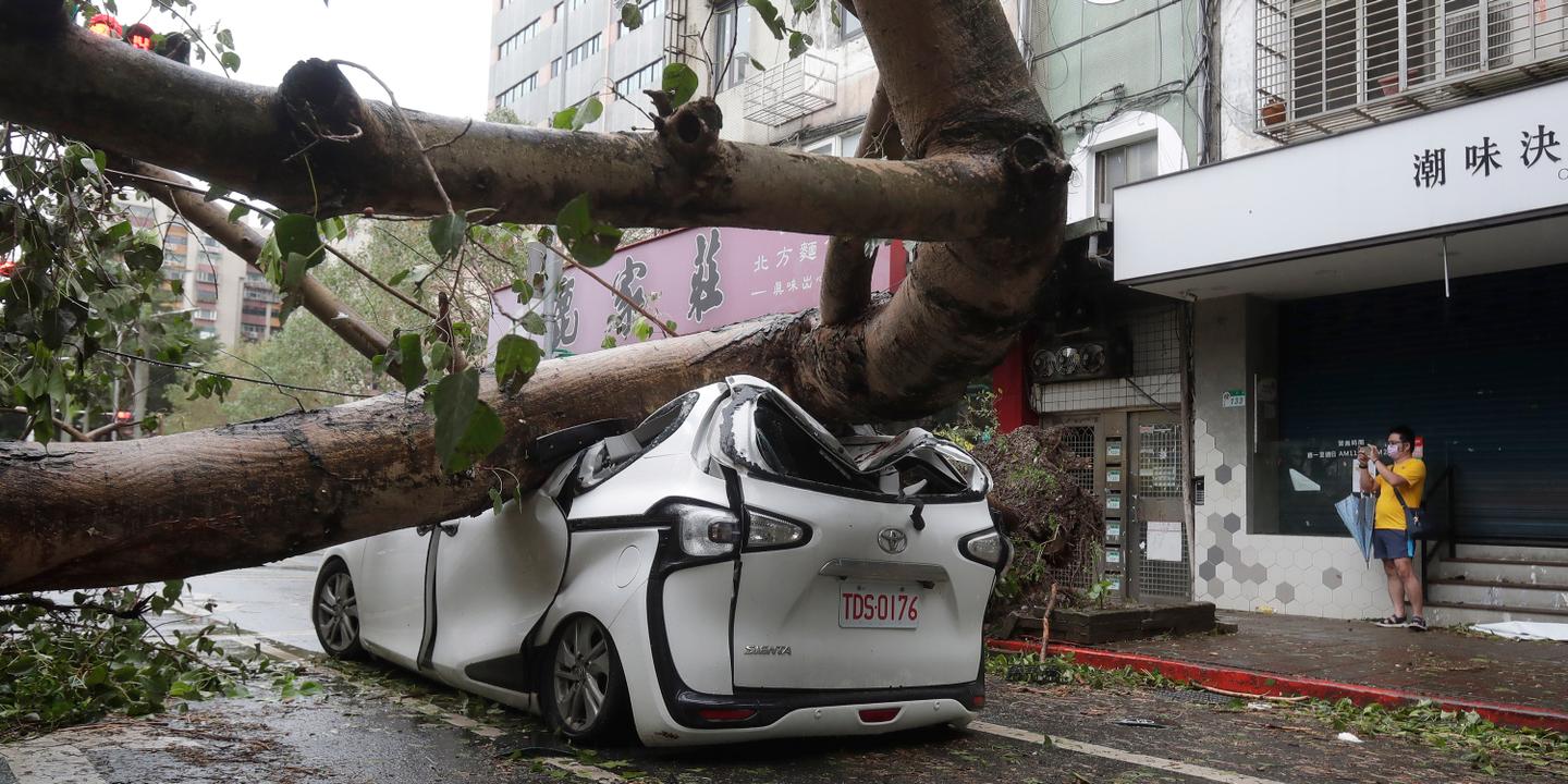 Taïwan : le typhon Kong-rey fait au moins deux morts et plus de 500 blessés