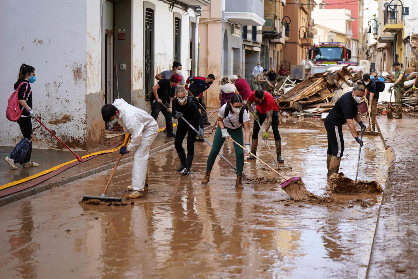 Spain unveils aid plan a week after deadly floods