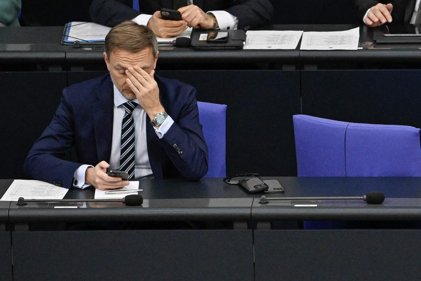 Allemagne : la coalition au pouvoir prend fin après le limogeage par Olaf Scholz du ministre des ...