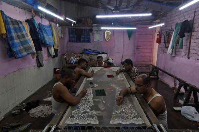 In Mumbai, Asia's largest slum is threatened by greedy property developers