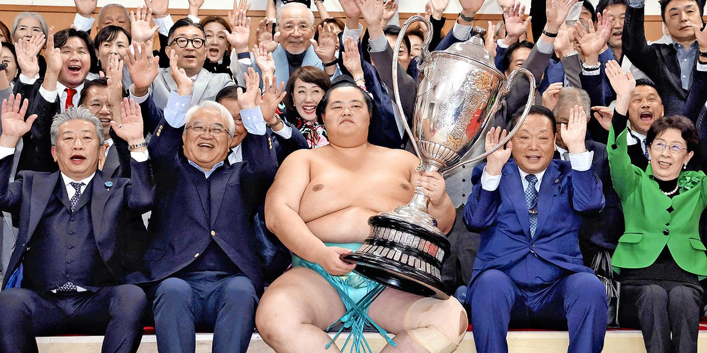 Kotozakura, nouvelle star du sumo, c’est peut-être un détail pour vous...