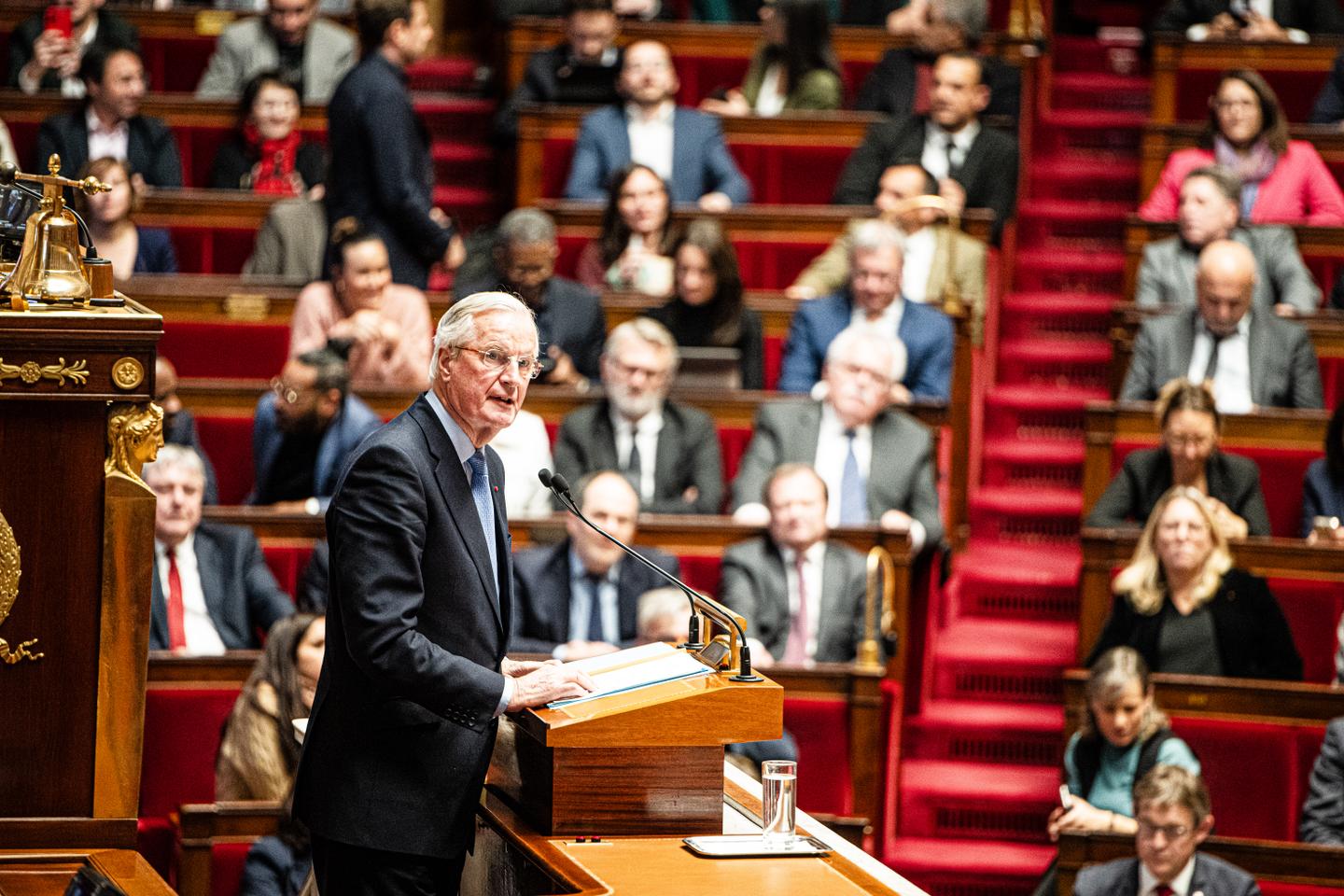 Financial markets' response measured after French government collapse