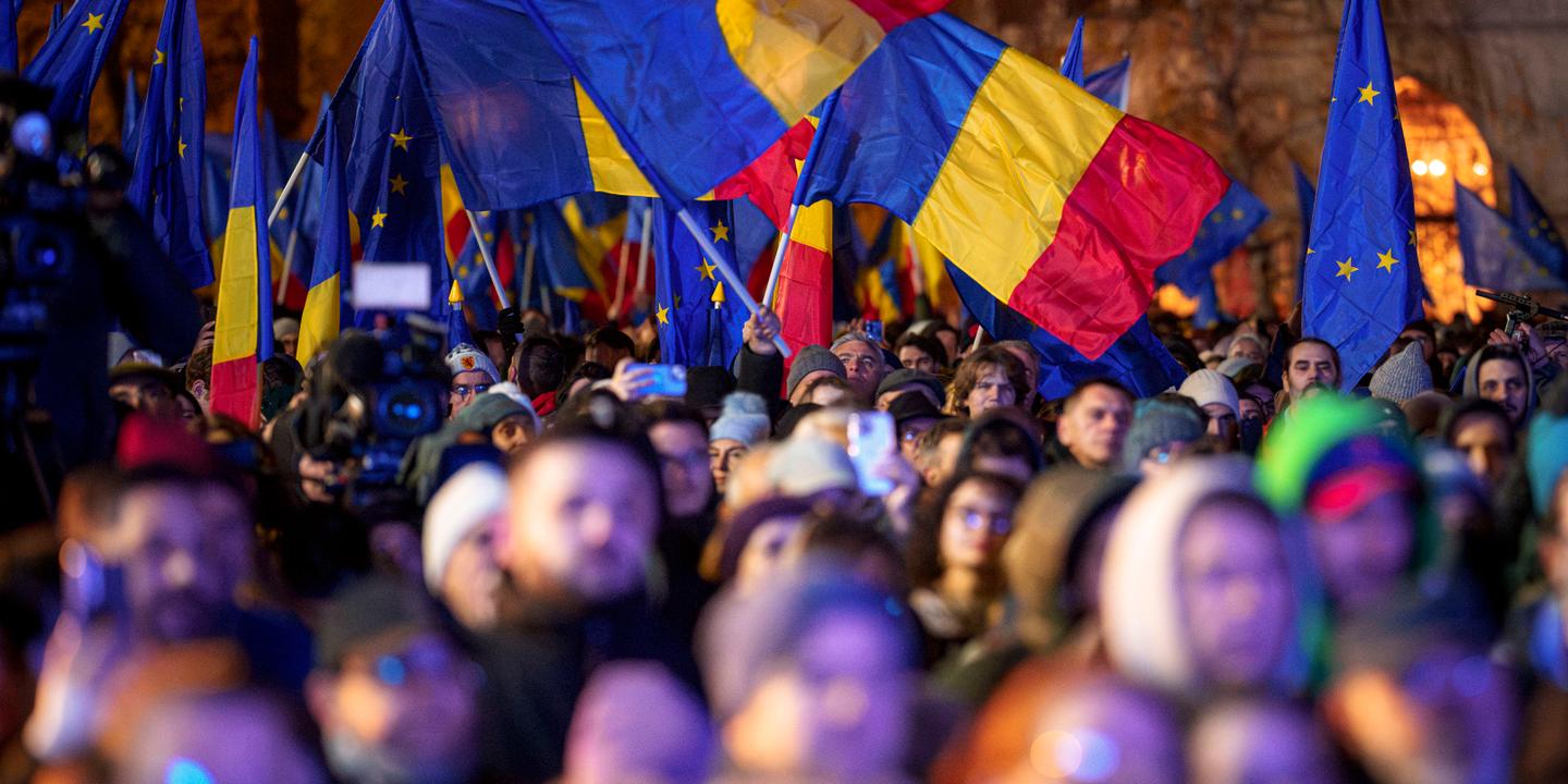Thousands rally in Romania for pro-European presidential runner