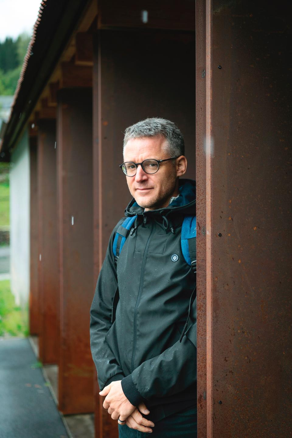 Dans le Cantal, la méthode de Simon Teyssou pour réparer les villages