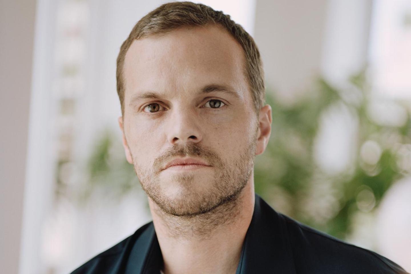 Matthieu Blazy est nommé au poste de directeur artistique de Chanel