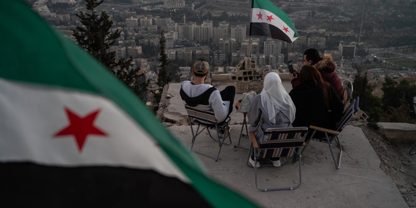 From the heights of Mount Qasioun, Syrians 'breathe in freedom'