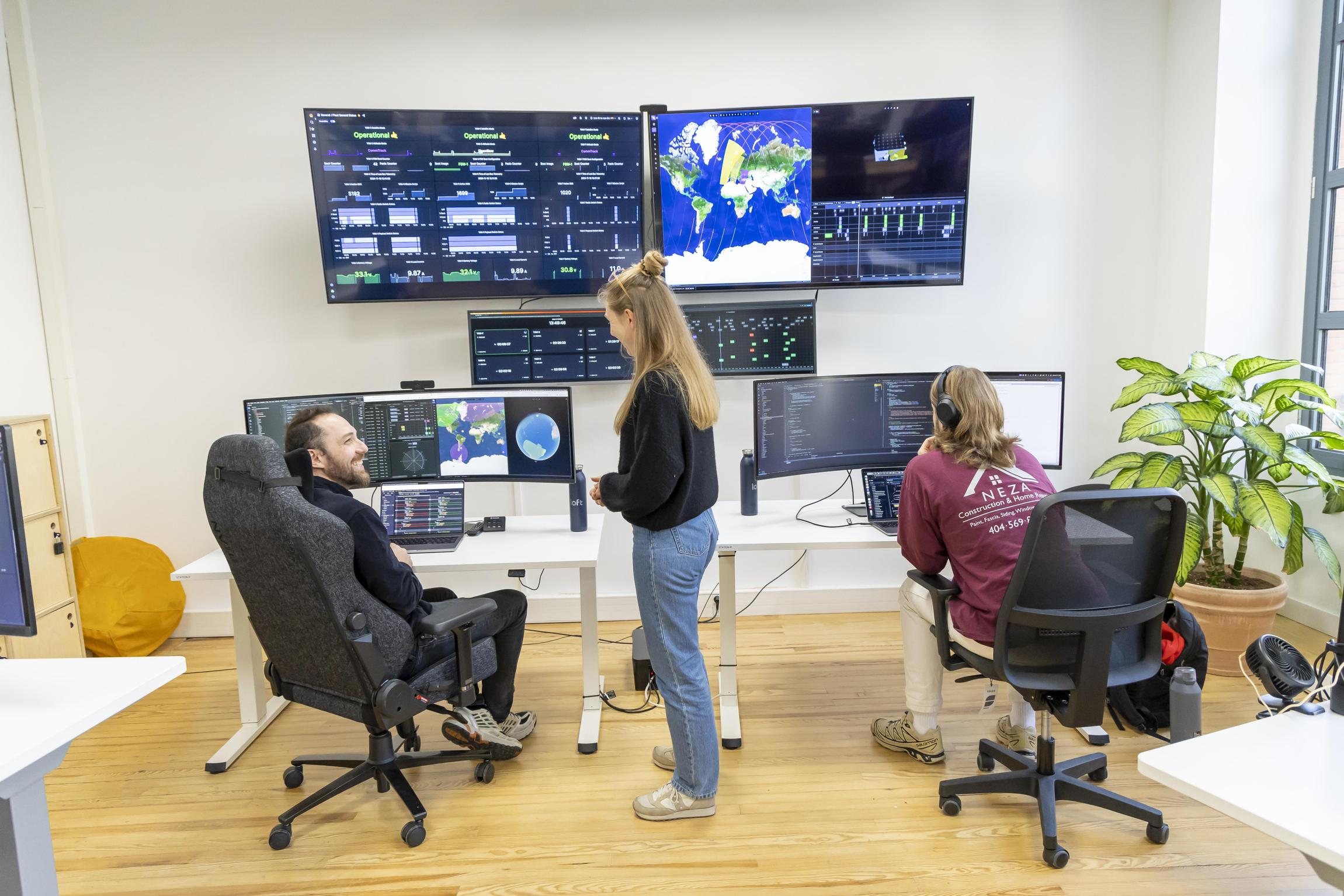 Satellites : Loft Orbital lève 170 millions d’euros pour déployer son ...