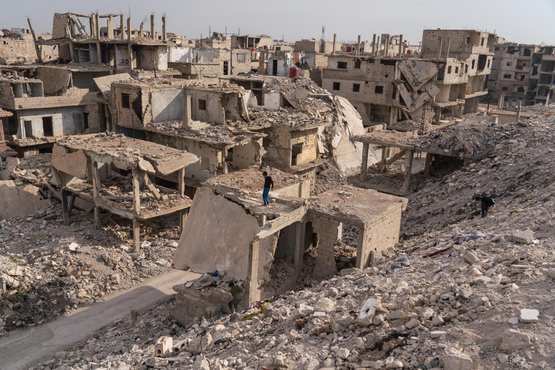 Syrie : Après plus de cinq décennies de dictatures, les premiers pas d ...