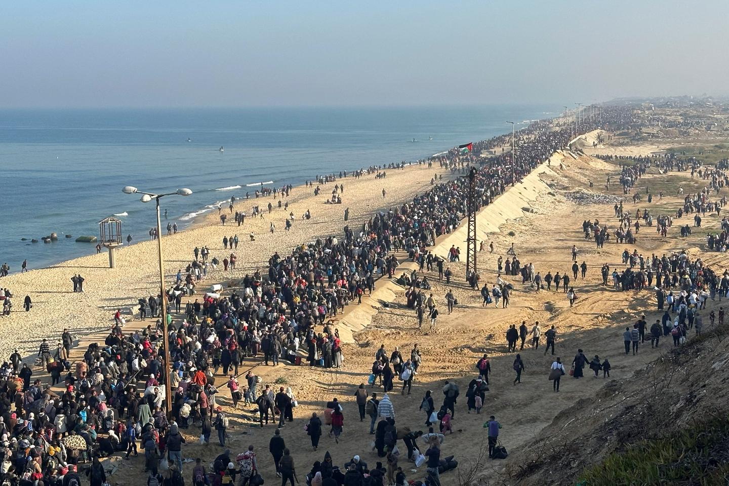 Le grand retour des déplacés vers le nord de la bande de Gaza après la ...