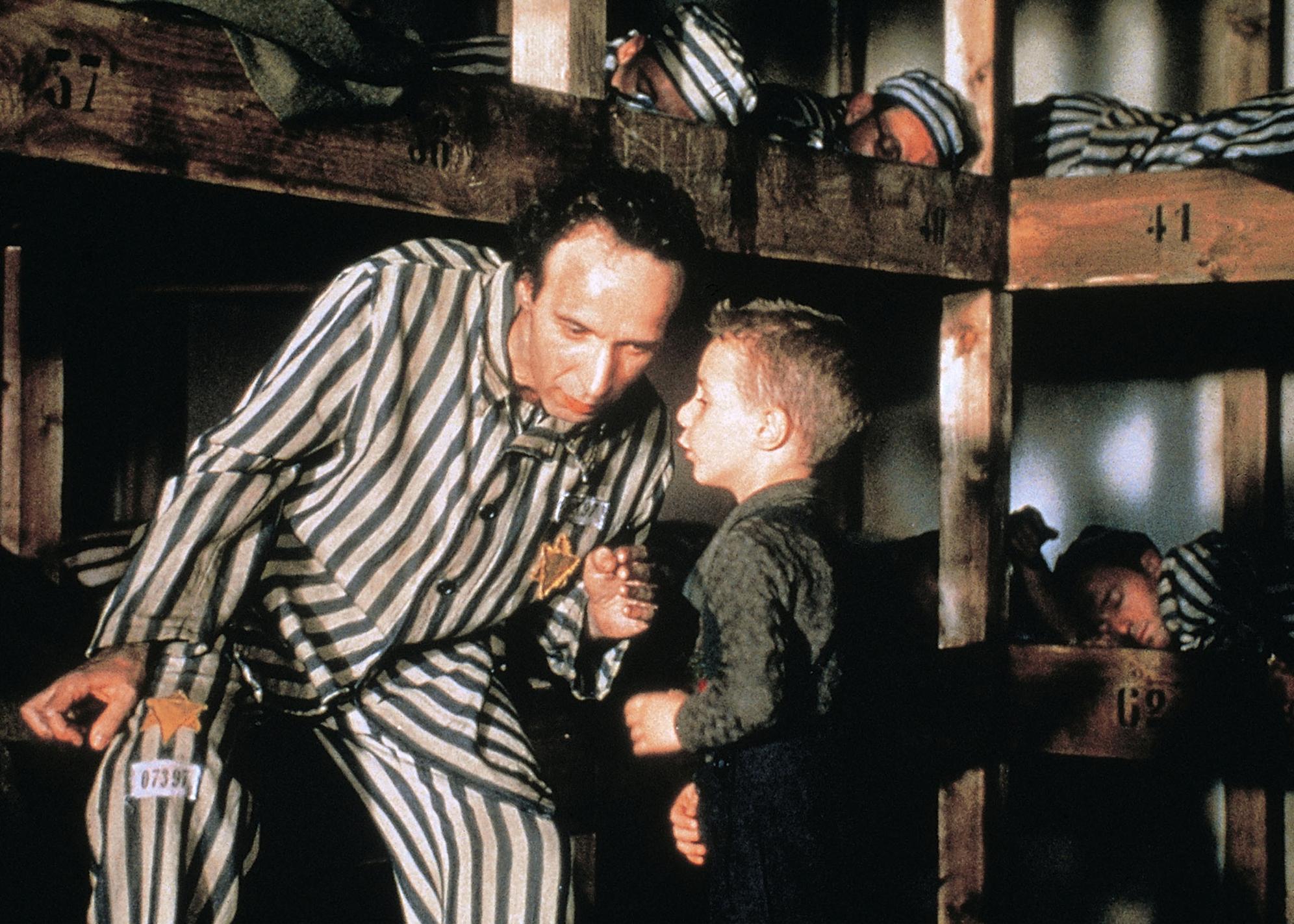 « La vie est belle », sur France 5 : Benigni, fabuliste des camps de la ...