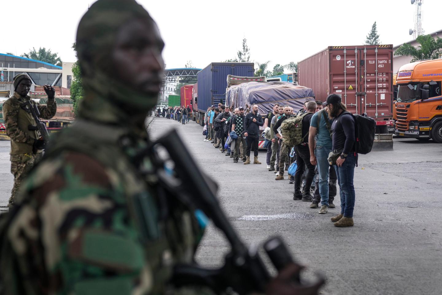 Guerre en RDC : le président, Félix Tshisekedi, annule une réunion de ...