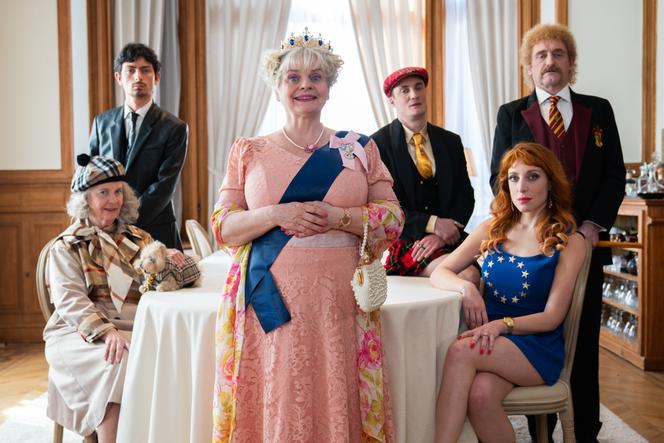 « Les Tuche 5. God Save the Tuche », au pays du pudding, les prolos de Bouzolle perdent la frite