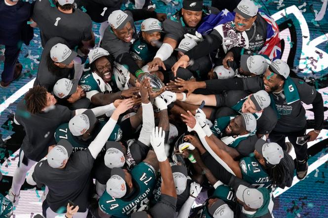 Eagles crush Chiefs 40-22 to win Super Bowl