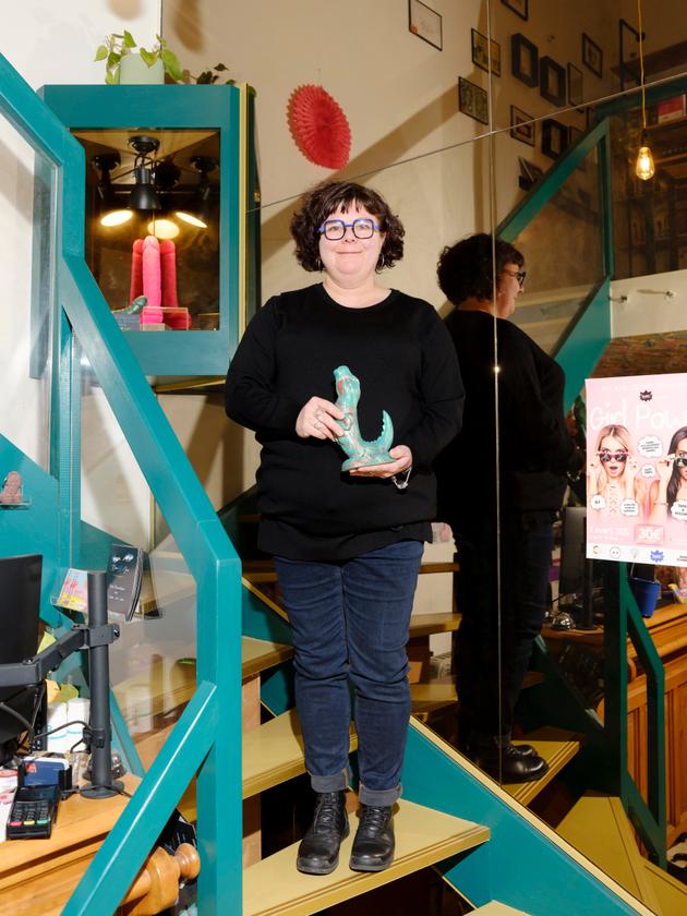 Love shop, bijoux de plaisir et sextoys au rayon bien-être : les nouveaux business de l’intime