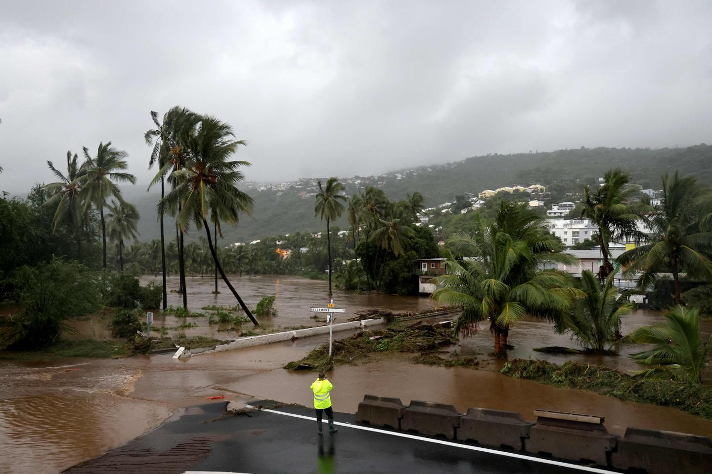Cyclone Garance : à La Réunion, le passage de la tempête fait trois ...