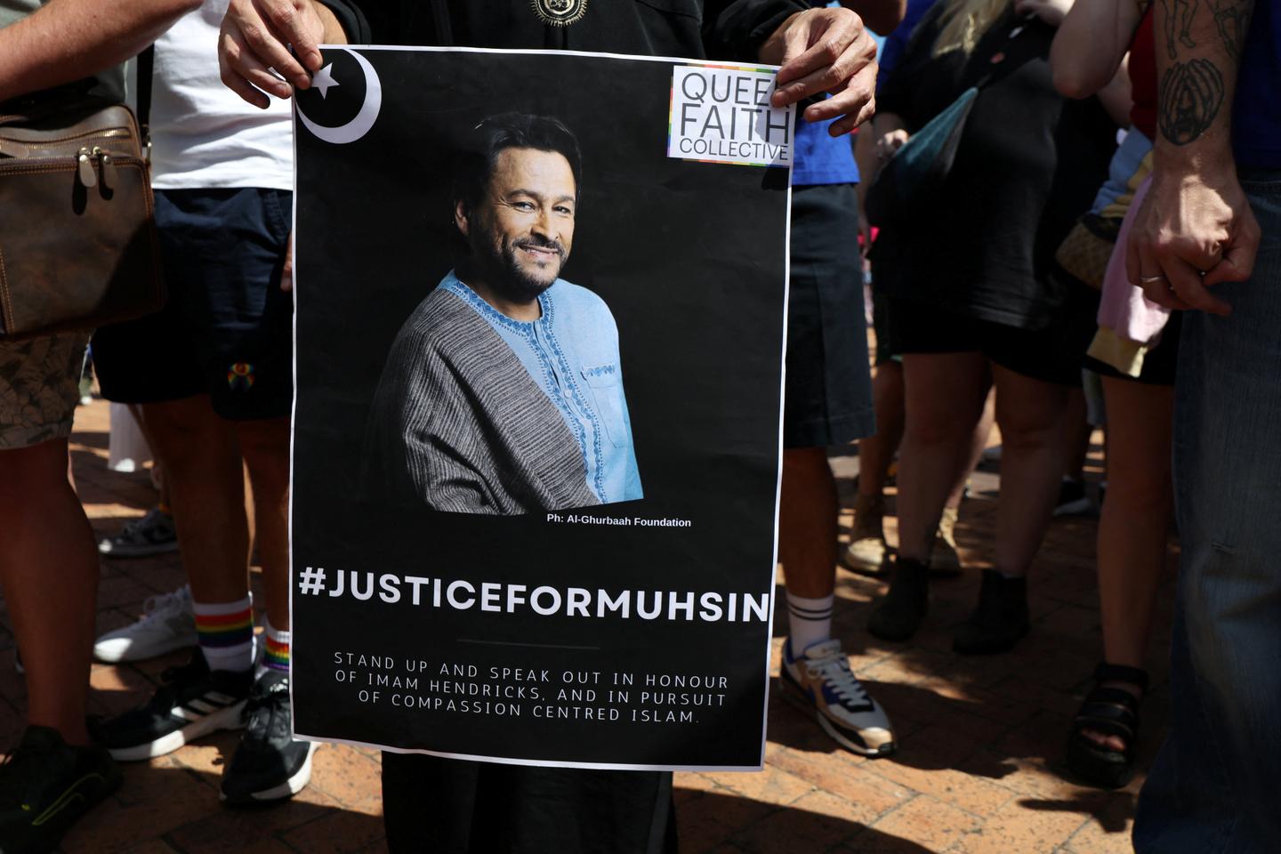 En Afrique du Sud, hommage à Muhsin Hendricks, premier imam ouvertement ...