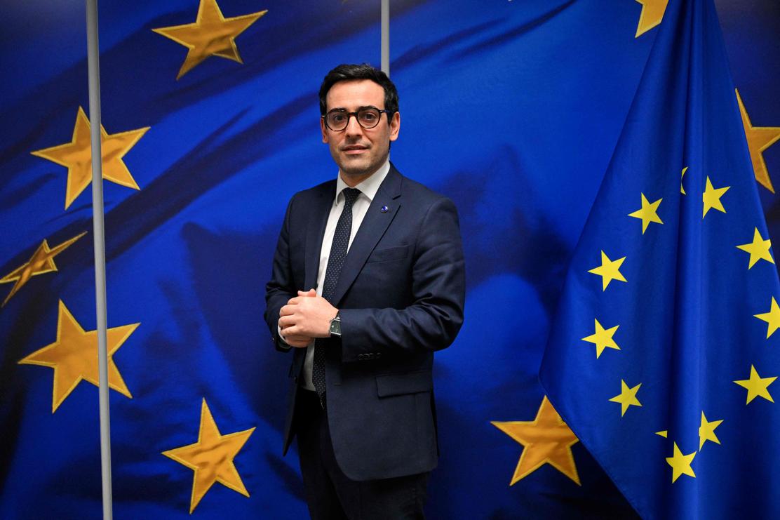 L’Union européenne dévoile son plan pour relancer une industrie automobile « en danger de mort ...