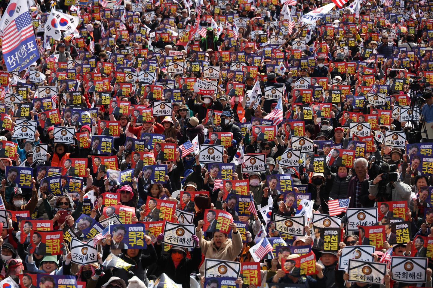 En Corée du Sud, la réhabilitation du dirigeant autoritaire Rhee ...