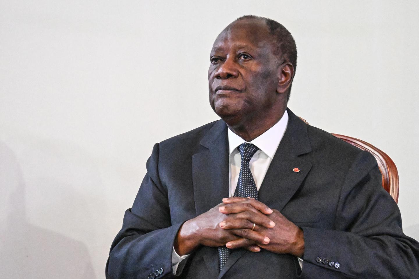 En Côte d’Ivoire, le parti au pouvoir assure qu’Alassane Ouattara sera « bientôt investi » pour ...