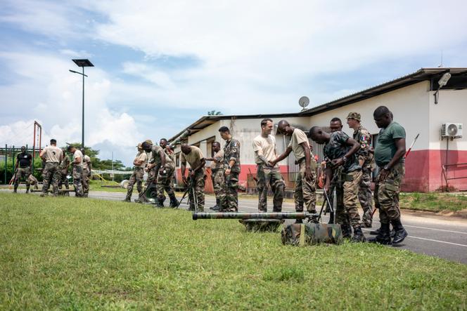 Au Gabon, la base militaire de l’armée française se mue en « camp ...