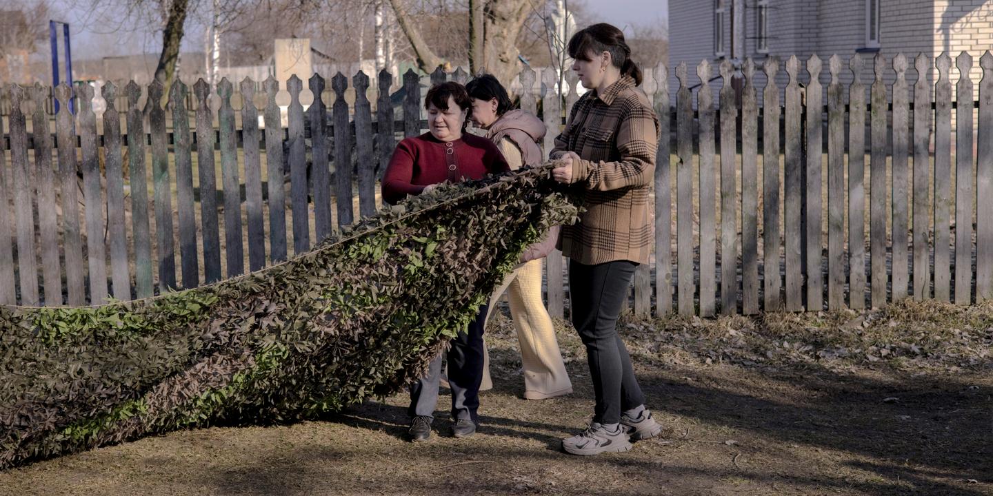 The invisible army of Ukrainian volunteers: 'Without them, the country ...