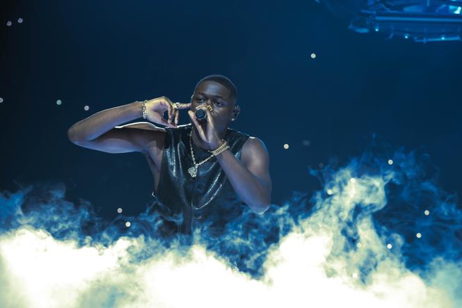 Tiakola fait la fête à l’Accor Arena de Paris, avant sa tournée en province