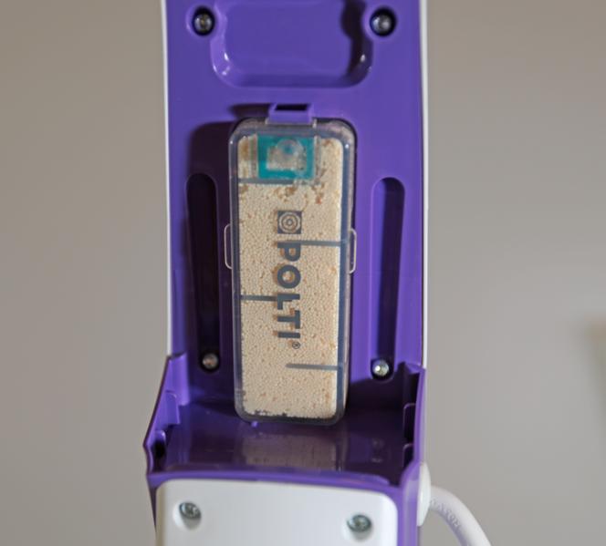Notre balai vapeur favori, le Polti Vaporetto SV440_Double, est doté d’une cartouche anti-calcaire qui réduit l’entretien et préserve l’appareil du tartre dans la durée.