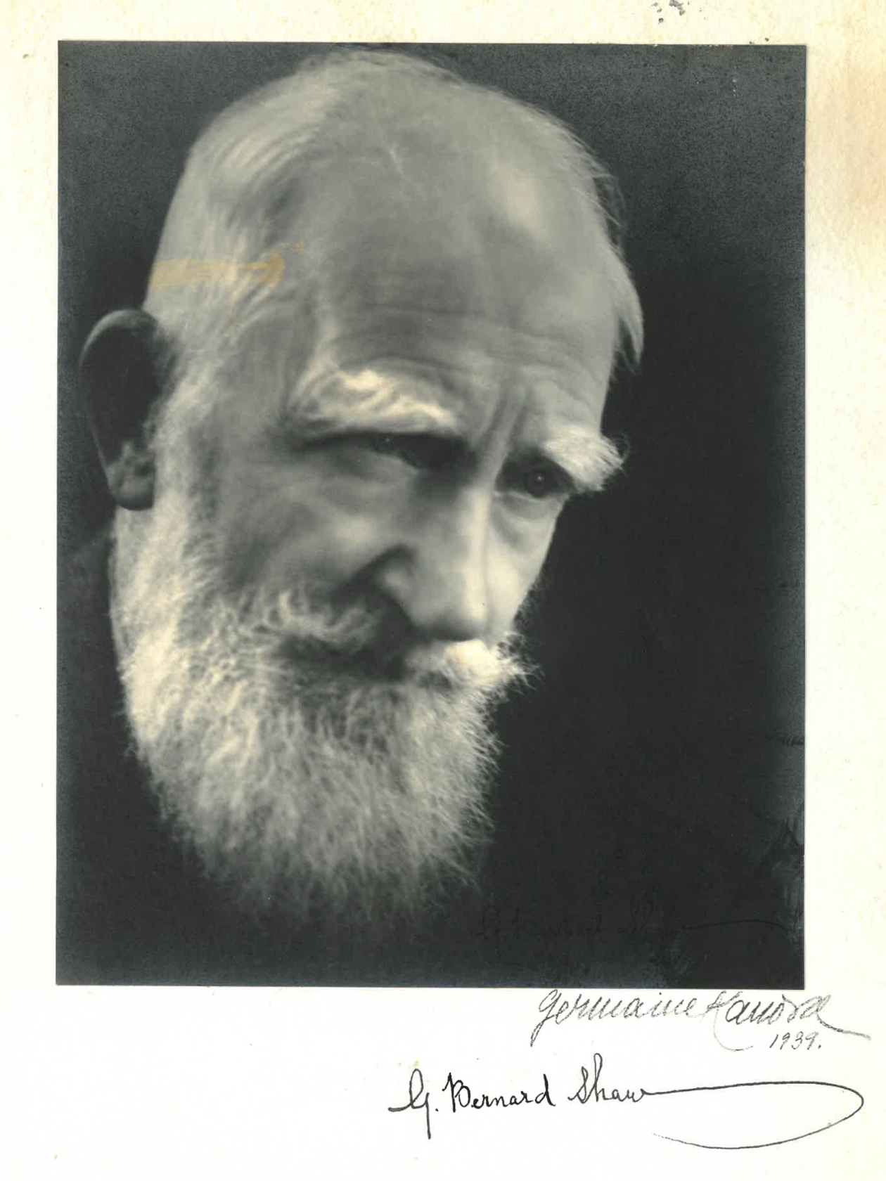 Germaine Kanova, une photographe de guerre et de stars au destin hors ...