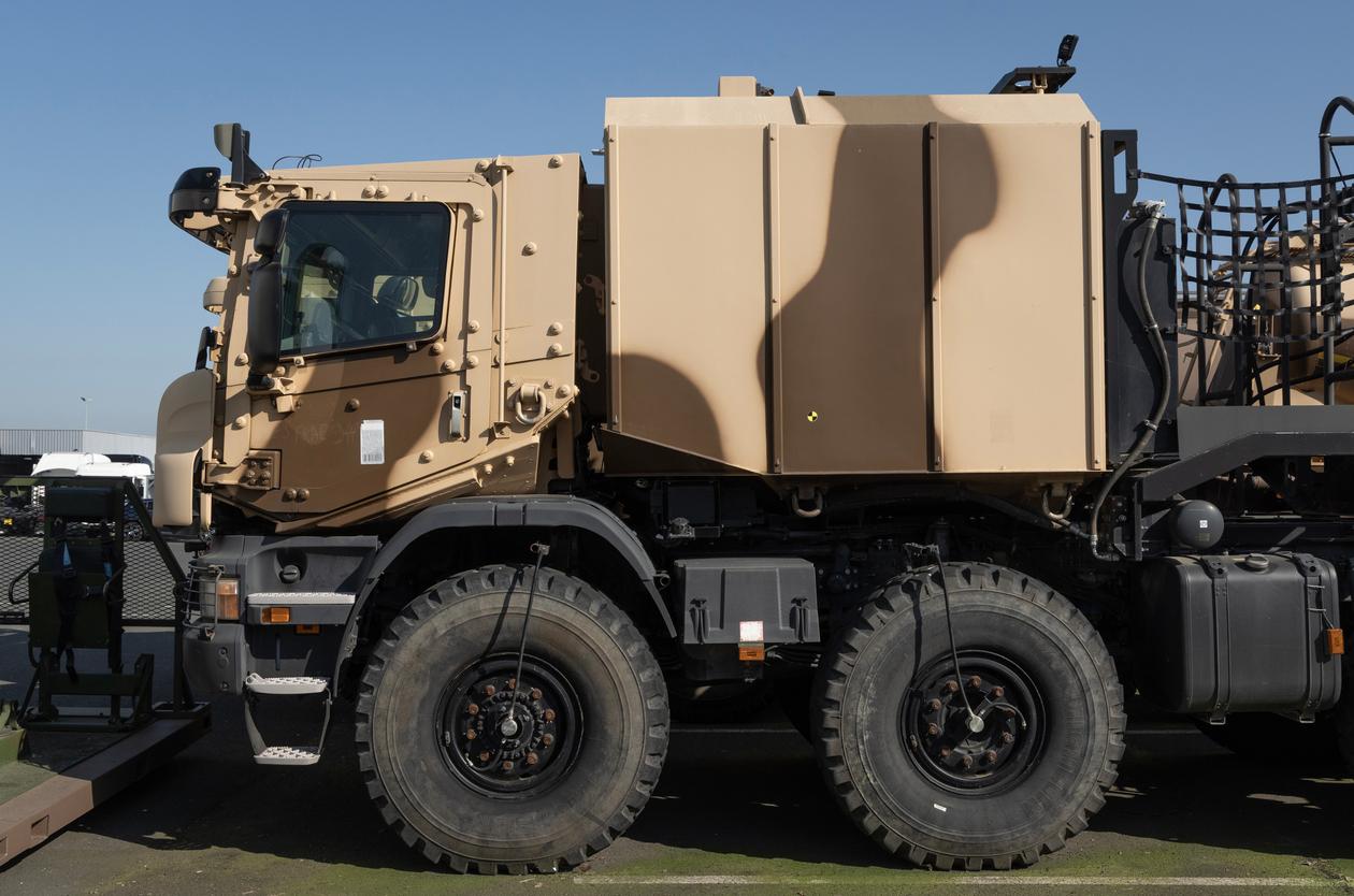 A l’usine Scania d’Angers, avec les volontaires de la réserve ...