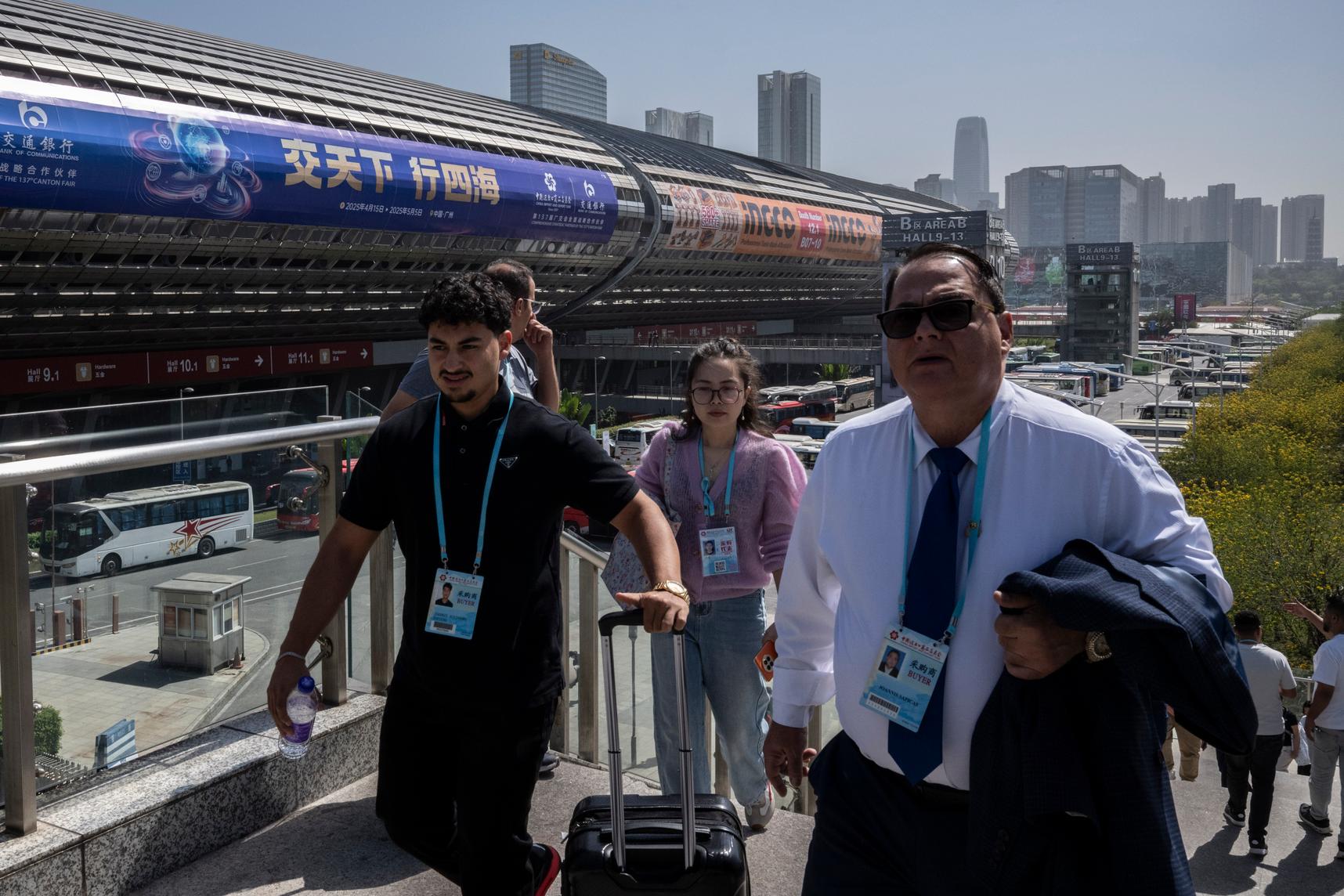 « En gros, tout est fait en Chine » : à la Foire de Canton, l’usine du ...