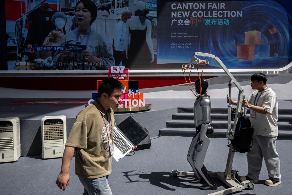 « En gros, tout est fait en Chine » : à la Foire de Canton, l’usine du ...