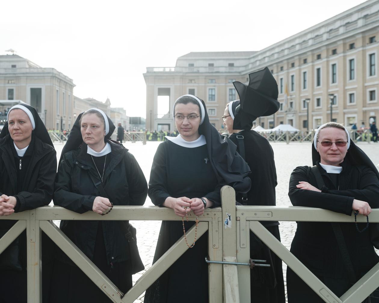 « L’Eglise, c’est nous » : au Vatican, des centaines de milliers de ...