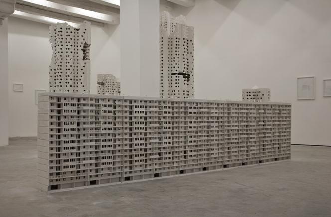 A new exhibition brings the Paris suburbs from the outside to the forefront