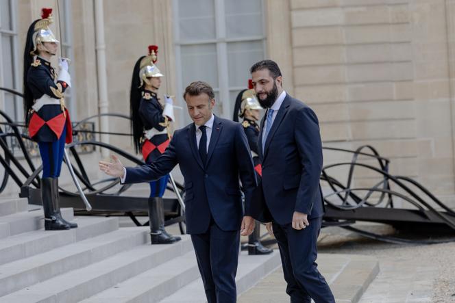 Emmanuel Macron demande au dirigeant syrien Ahmed Al-Charaa de protéger « tous les Syriens sans ...