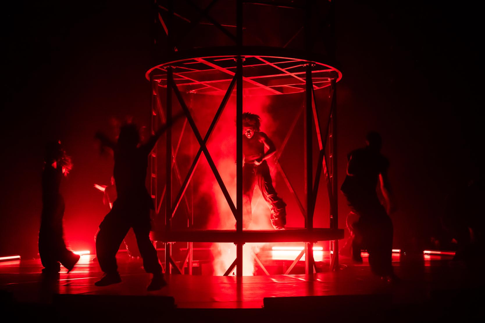 « 360 », un « concert dansé » trop démonstratif de Mehdi Kerkouche