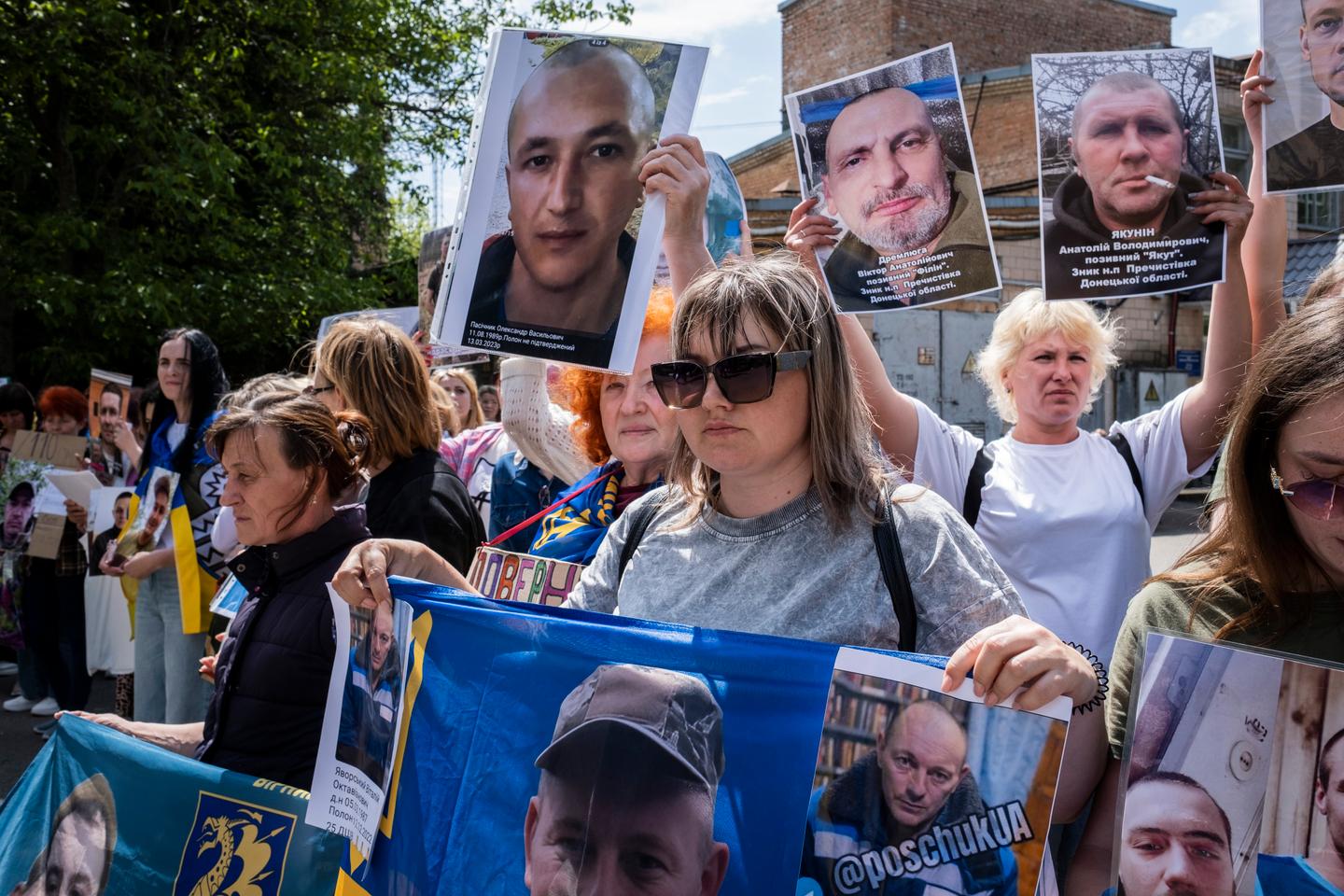In Ukraine, behind the prisoner exchanges, the anguish of families of the missing