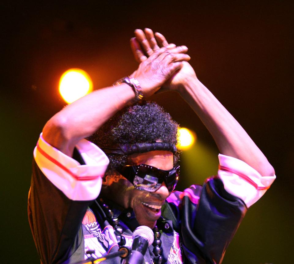 Sly Stone, l’icône qui a unifié la soul, le blues, le funk et le rock ...