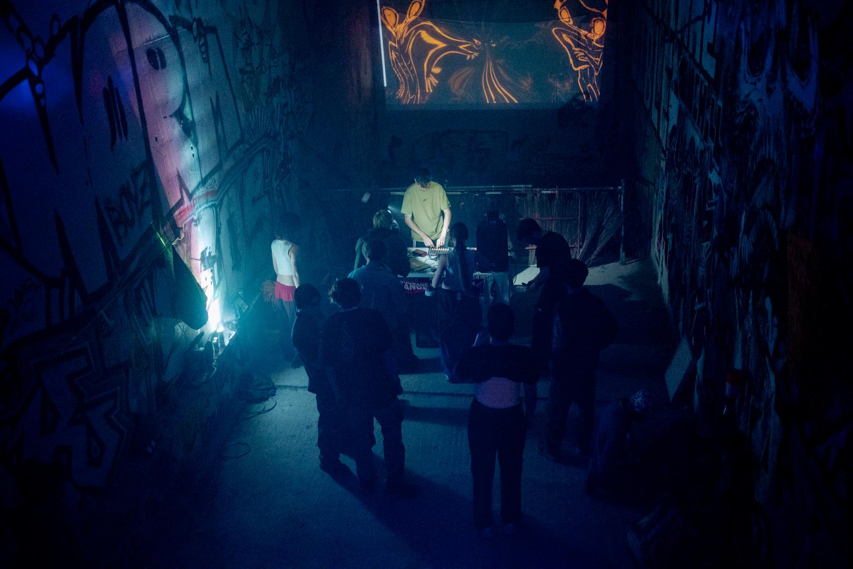 Les free-parties, des soirées autogérées « extrêmement politiques ...