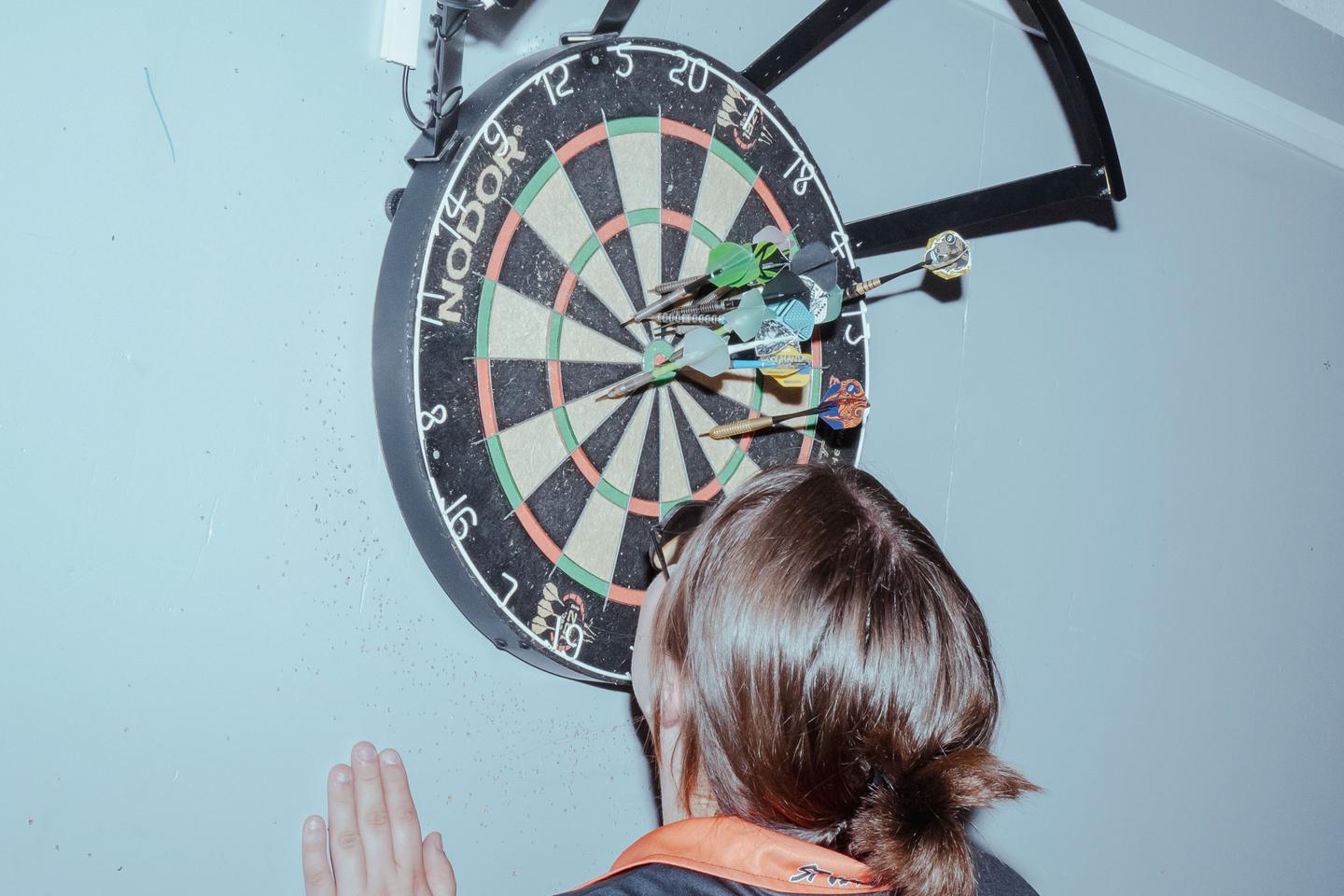 Les fléchettes, un sport convivial en plein essor : « On n’est pas des ...
