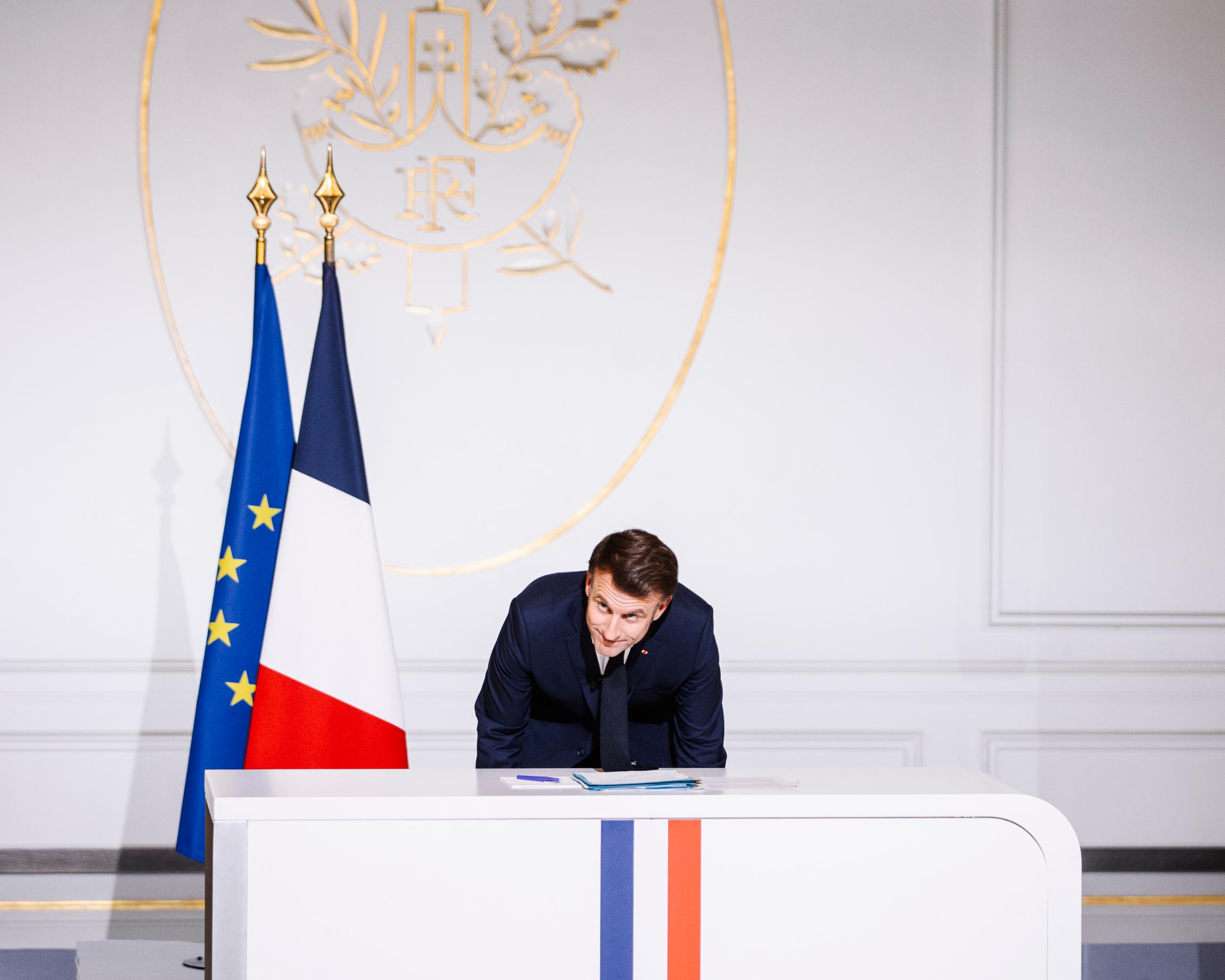 Entre Emmanuel Macron et Vladimir Poutine, un appel à double tranchant ...