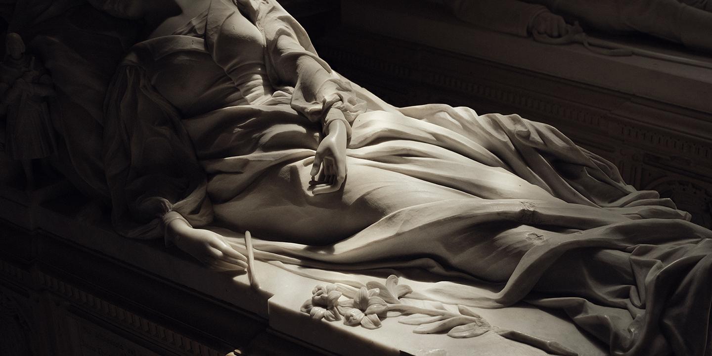 La « comtesse rouge » et le tombeau interdit : les cendres d’une ...