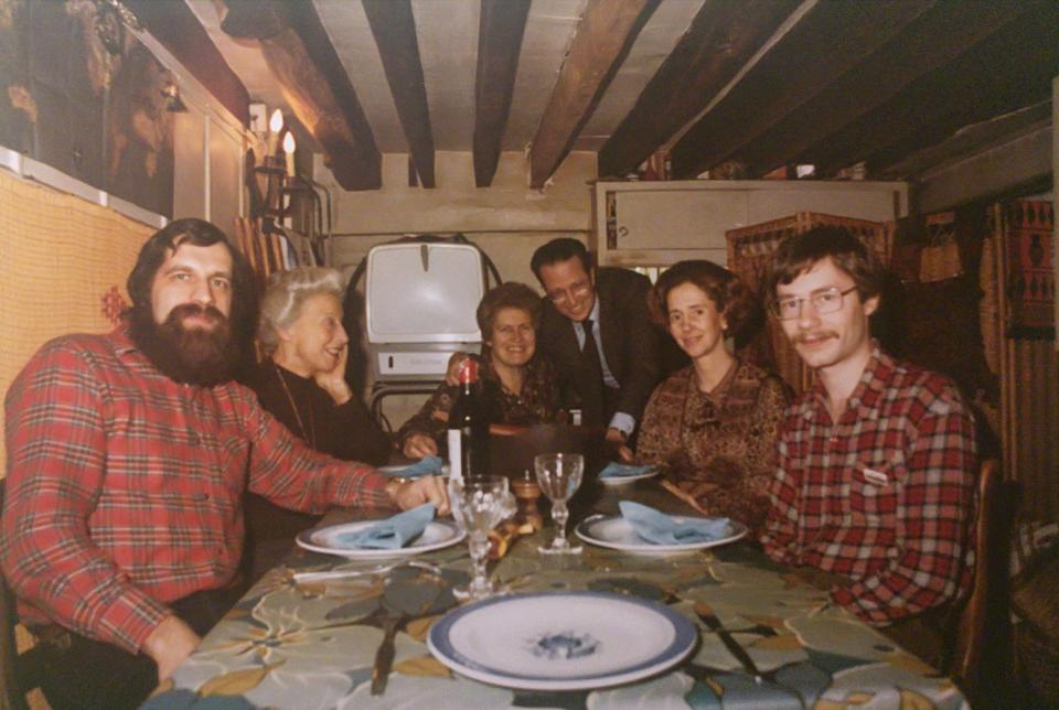 La « comtesse rouge » et le tombeau interdit : les cendres d’une ...