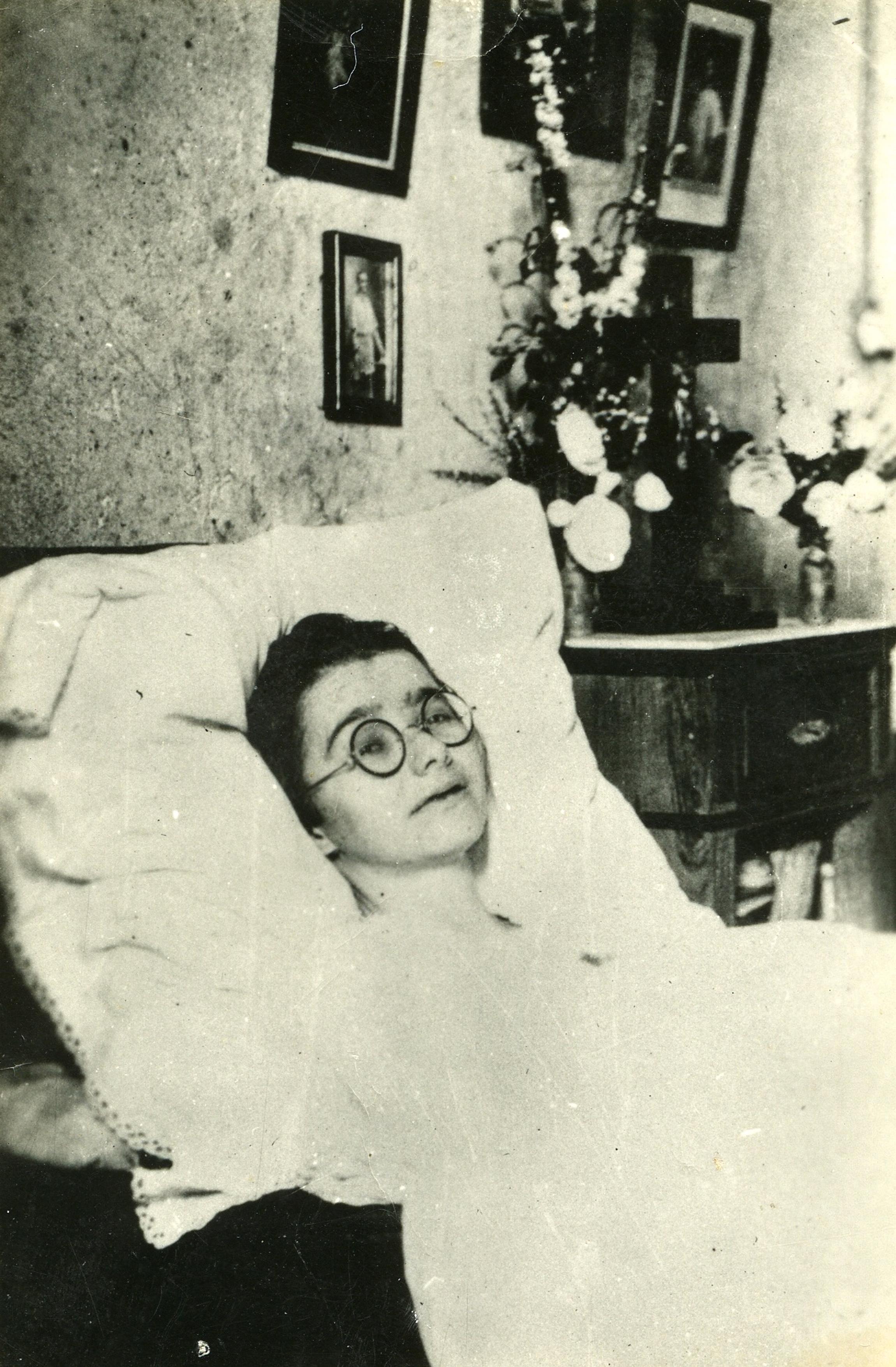 « C’est Jésus qui parle par moi » : la vie énigmatique de Marthe Robin ...