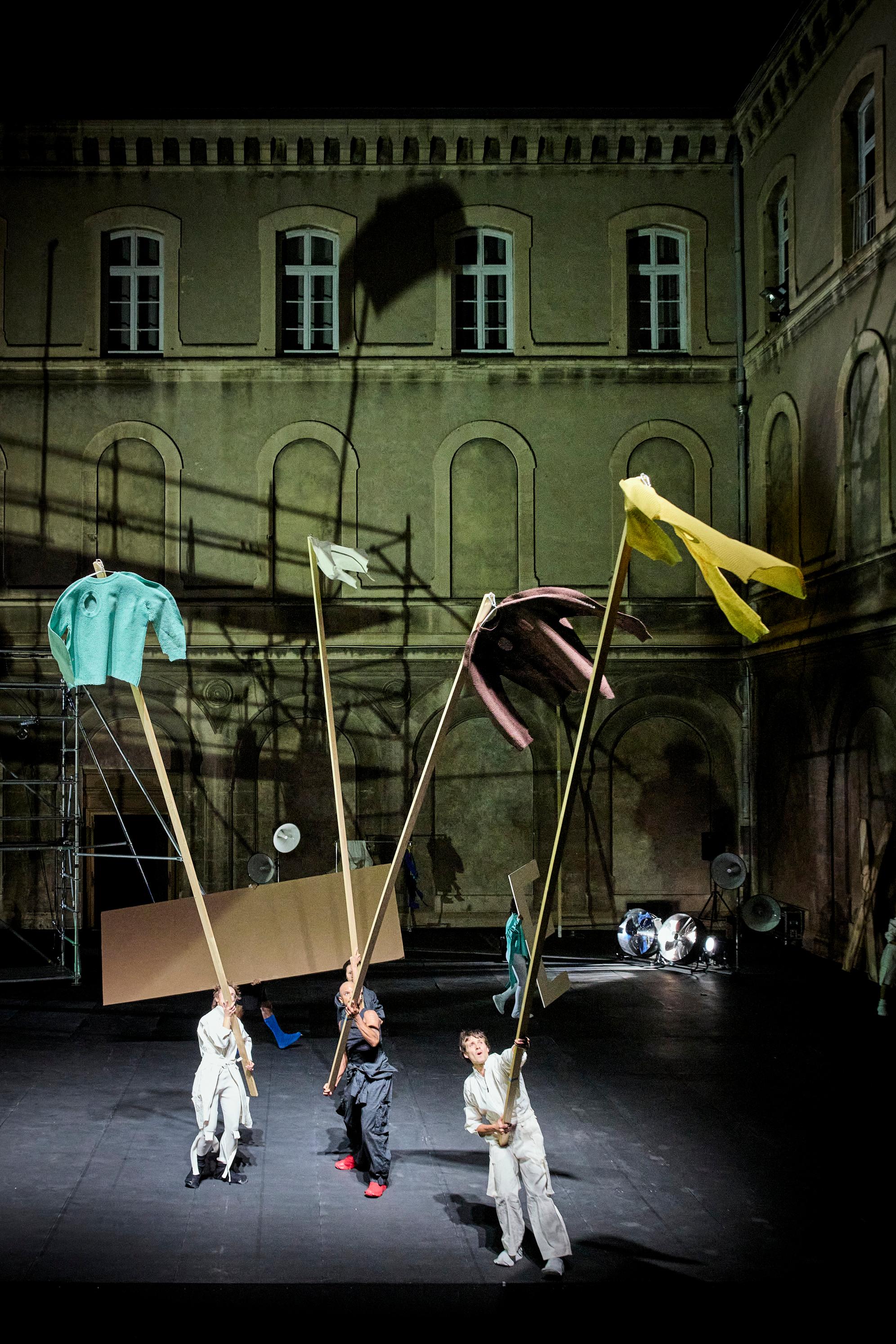 Au Festival d’Avignon, Amrita Hepi et Némo Flouret, deux jeunes ...