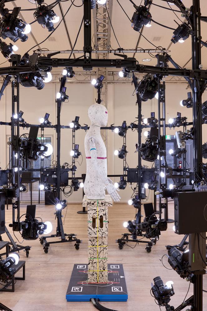 A Bâle et à Venise, Jordan Wolfson montre ses perturbants robots et avatars