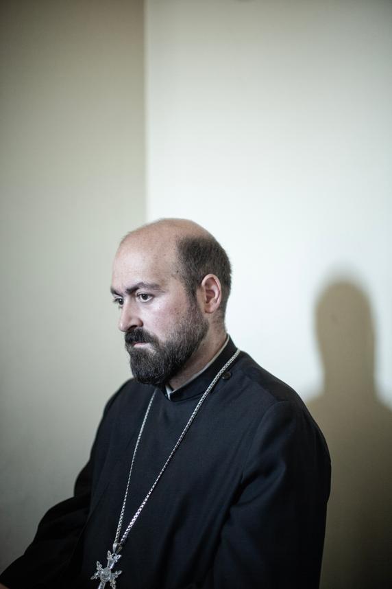 En Arménie, le premier ministre et l’Eglise, porteurs de deux visions ...