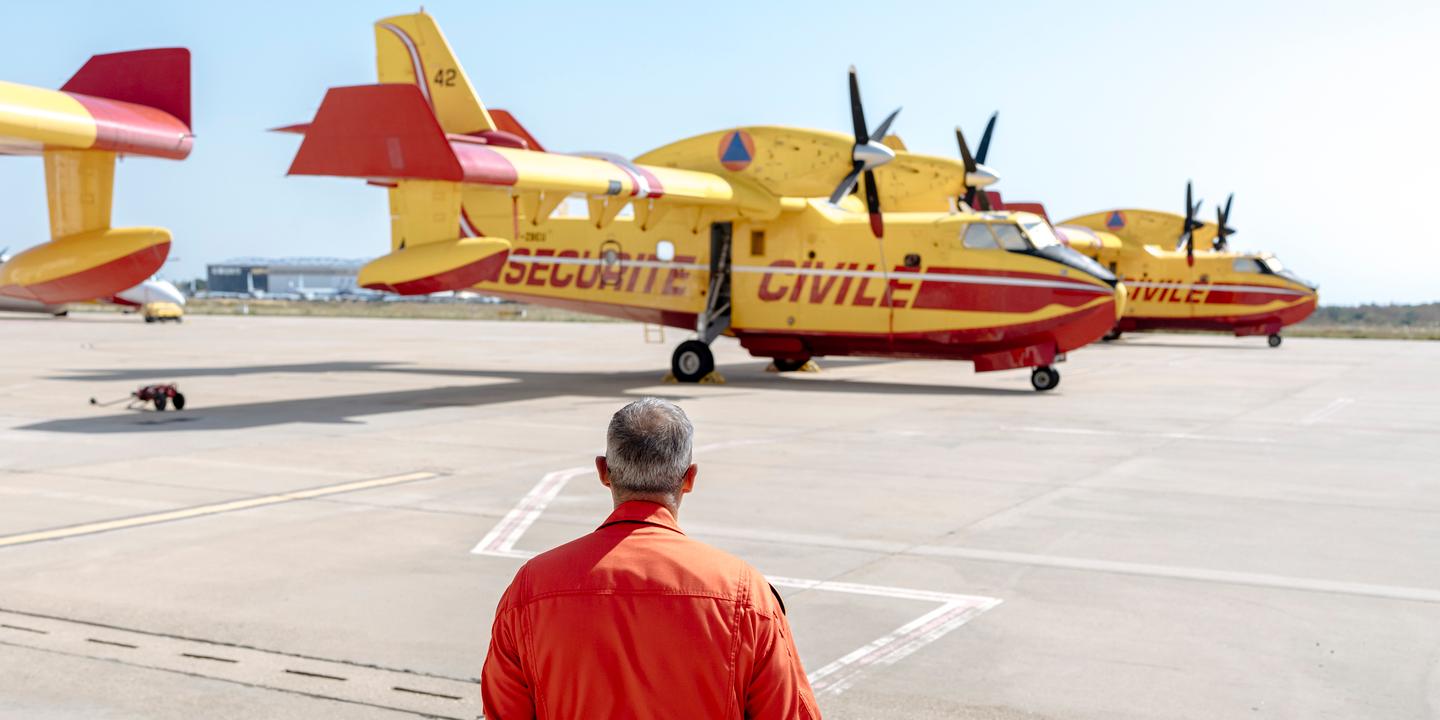 french firefighting planes