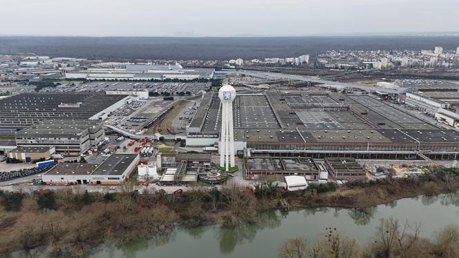 A Poissy, plongée dans la dernière usine de voitures d’Ile-de-France ...
