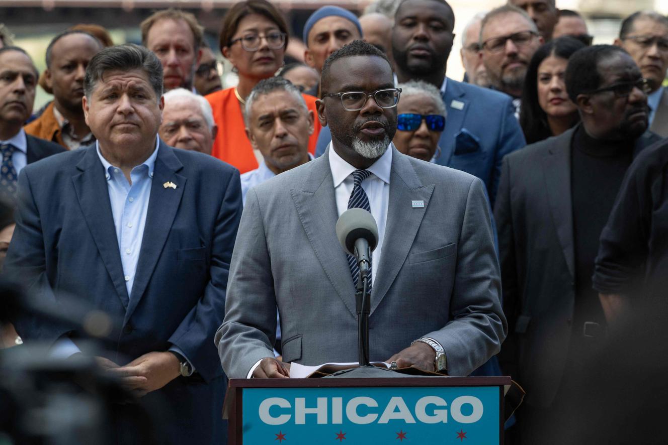 Chicago mayor defies Trump's immigration crackdown plan for the city