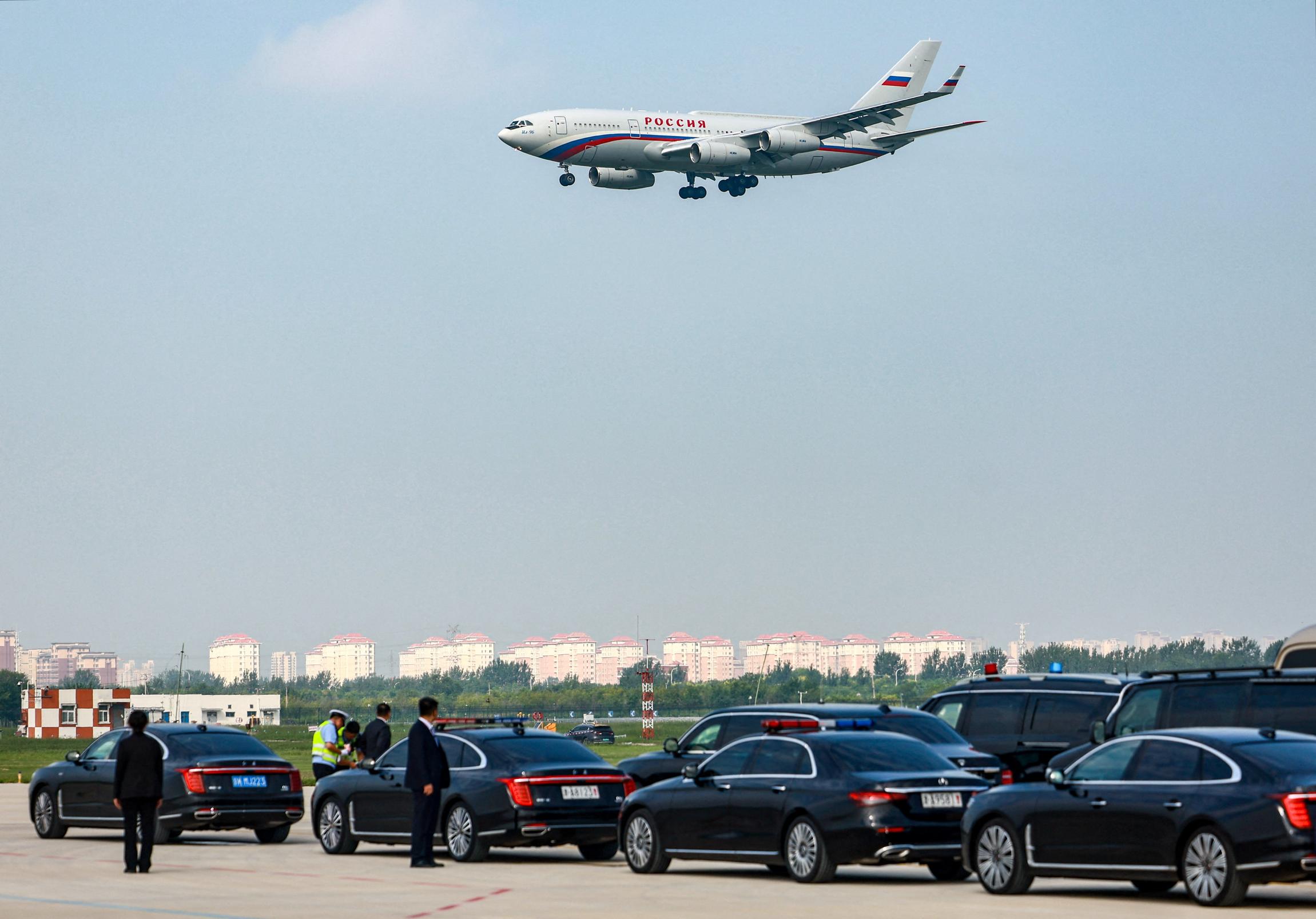 Putin's tortuous flight plan to Budapest